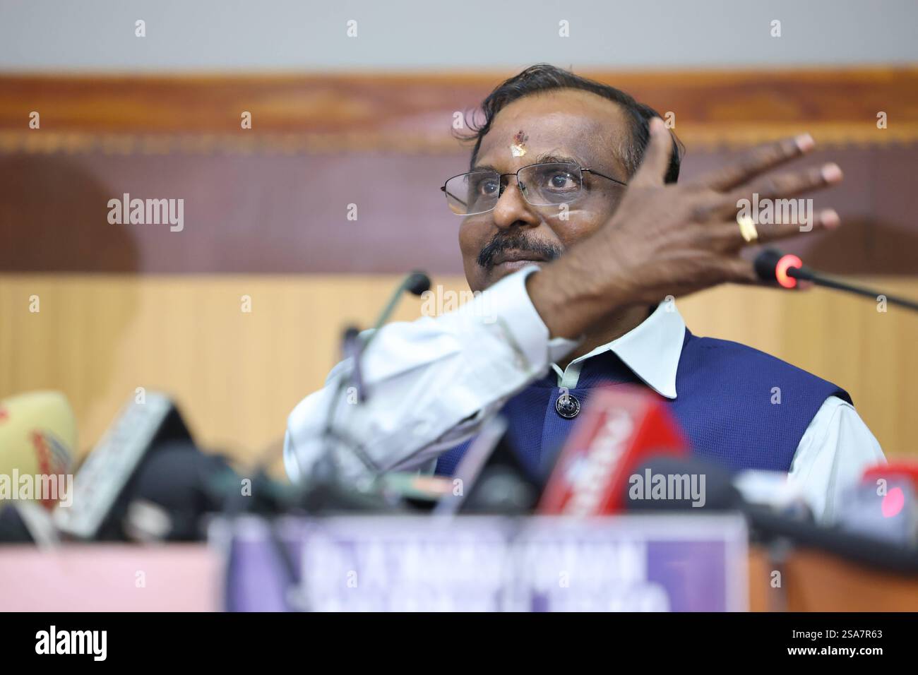 Rocket Launch : ISROs historic 100th launch ISROs historic 100th launch ...