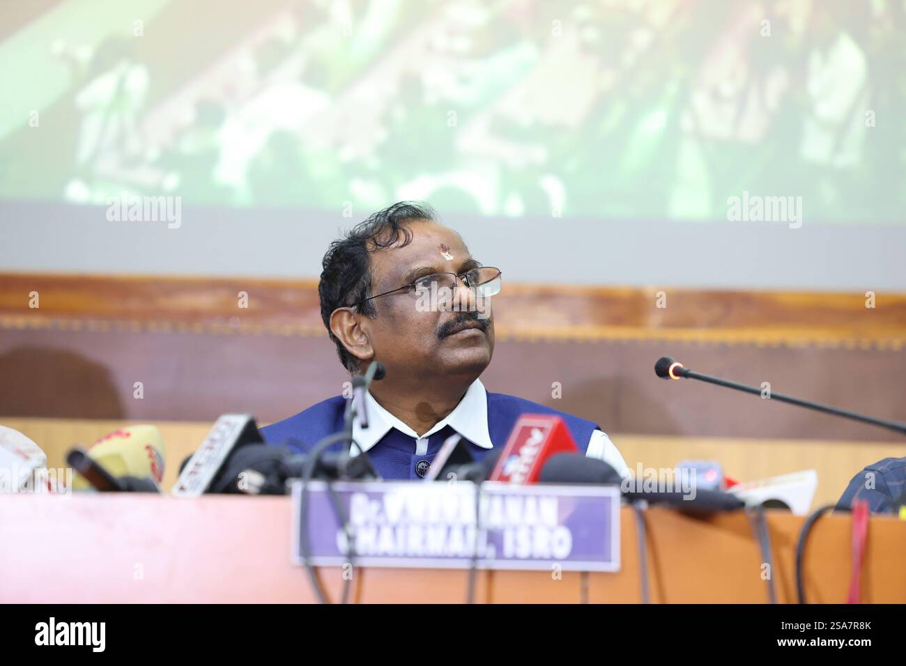 Rocket Launch : ISROs historic 100th launch ISROs historic 100th launch ...