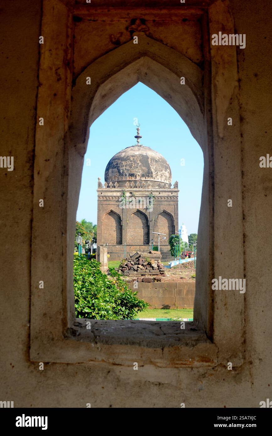 Bareed Shahi Park, is a complex of the tombs of the Barid Shahi dynasty ...
