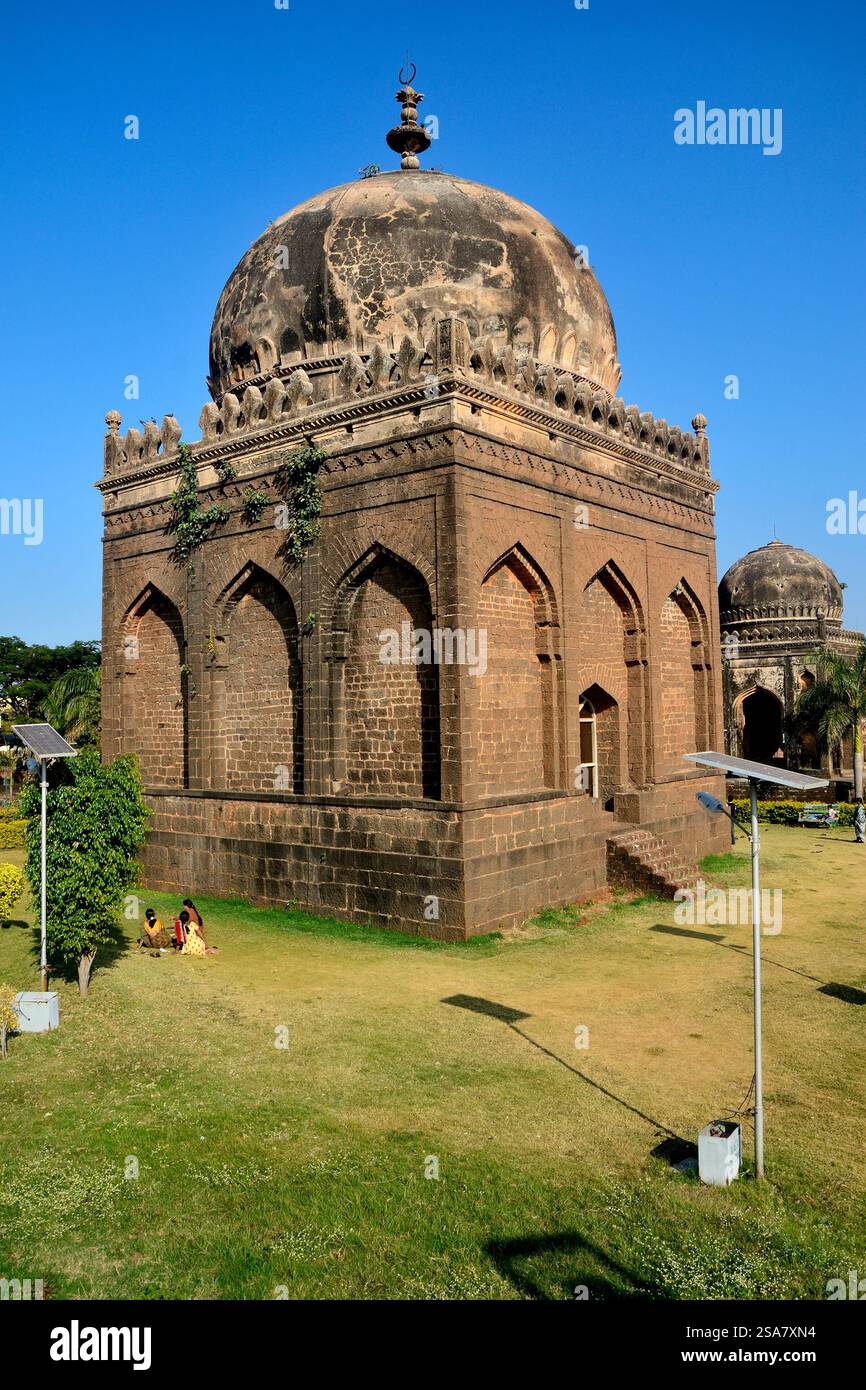 Bareed Shahi Park, is a complex of the tombs of the Barid Shahi dynasty ...