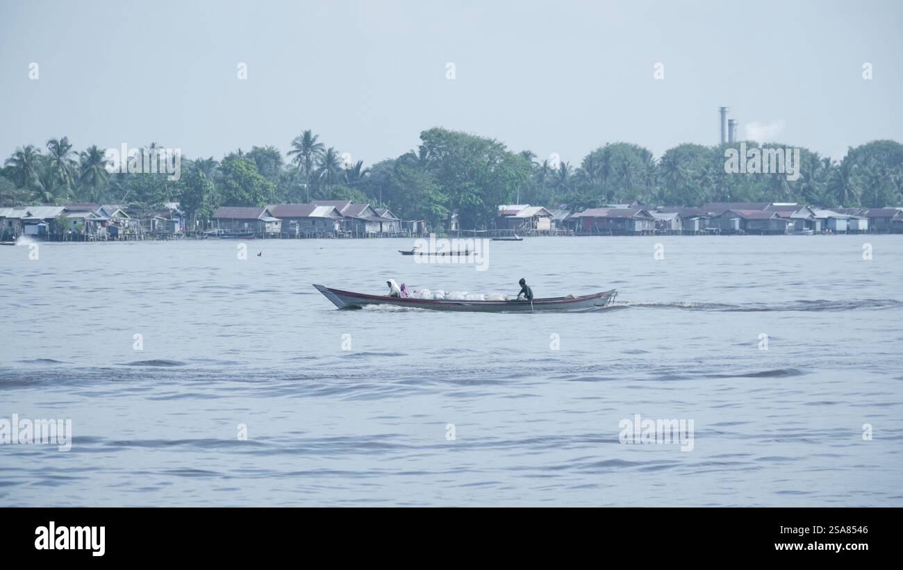 Traditional wodden boat hi-res stock photography and images - Alamy