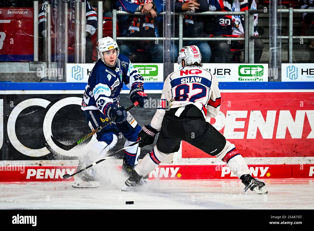 Sven Ziegler (Iserlohn Roosters, #52) Hayden Shaw (Nuernberg Ice Tigers ...