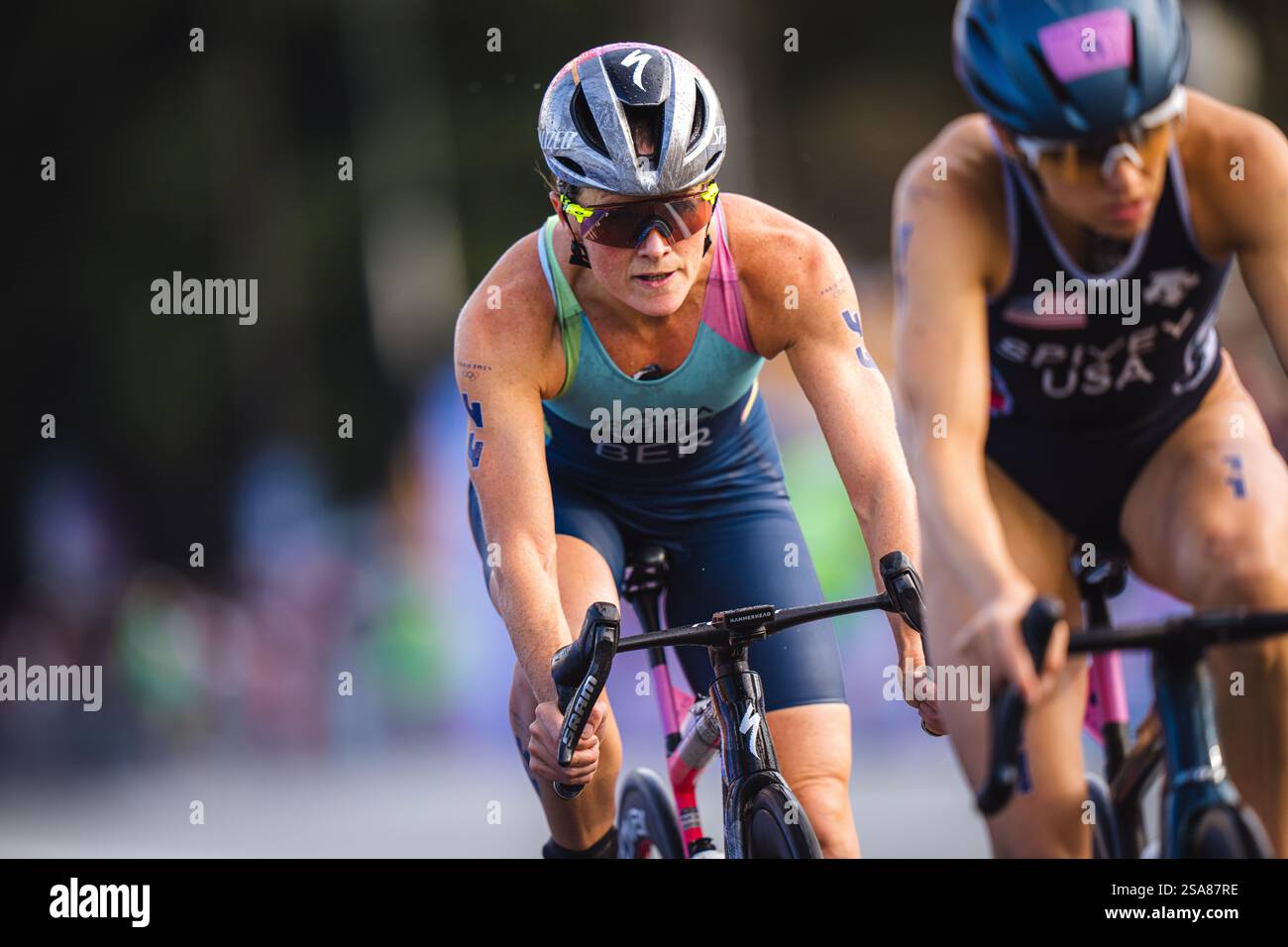 Flora Duffy participating in the triathlon at the Paris 2024 Olympic ...
