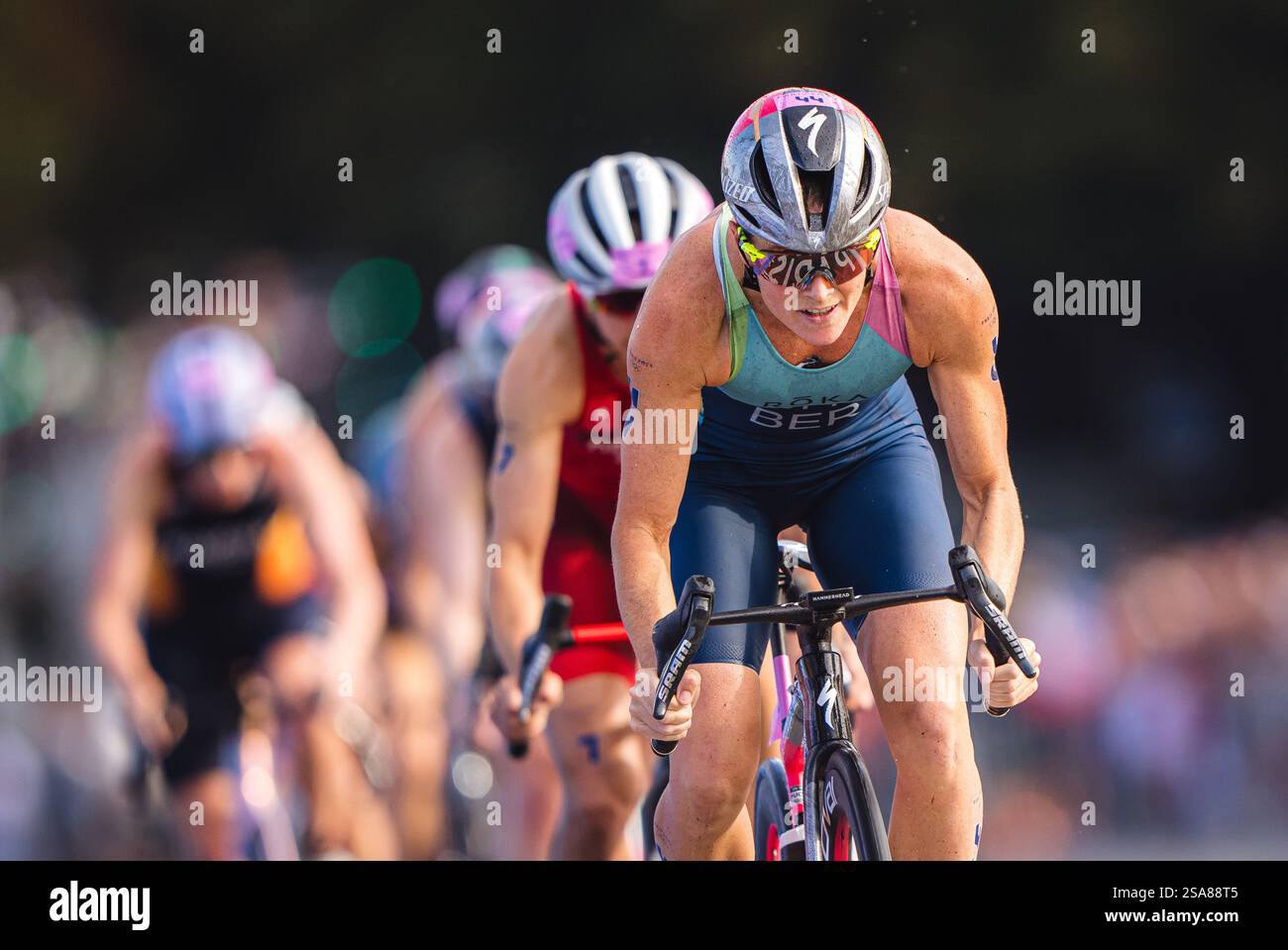Flora Duffy participating in the triathlon at the Paris 2024 Olympic ...