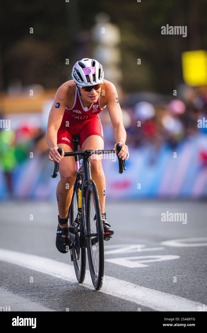 Lisa Perterer participating in the triathlon at the Paris 2024 Olympic ...