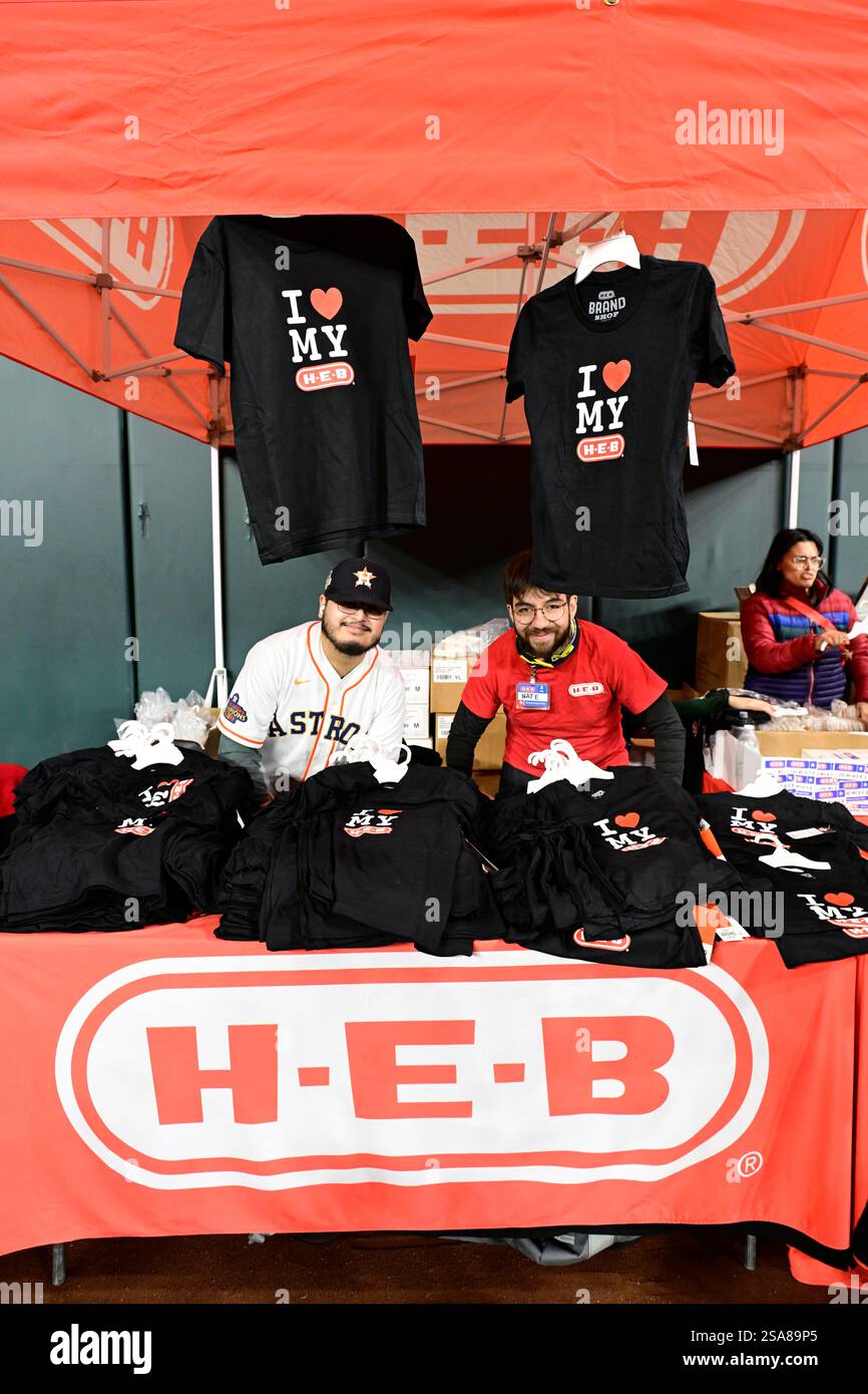 Houston, United States. 25th Jan, 2025. Fans enjoying time on the field ...