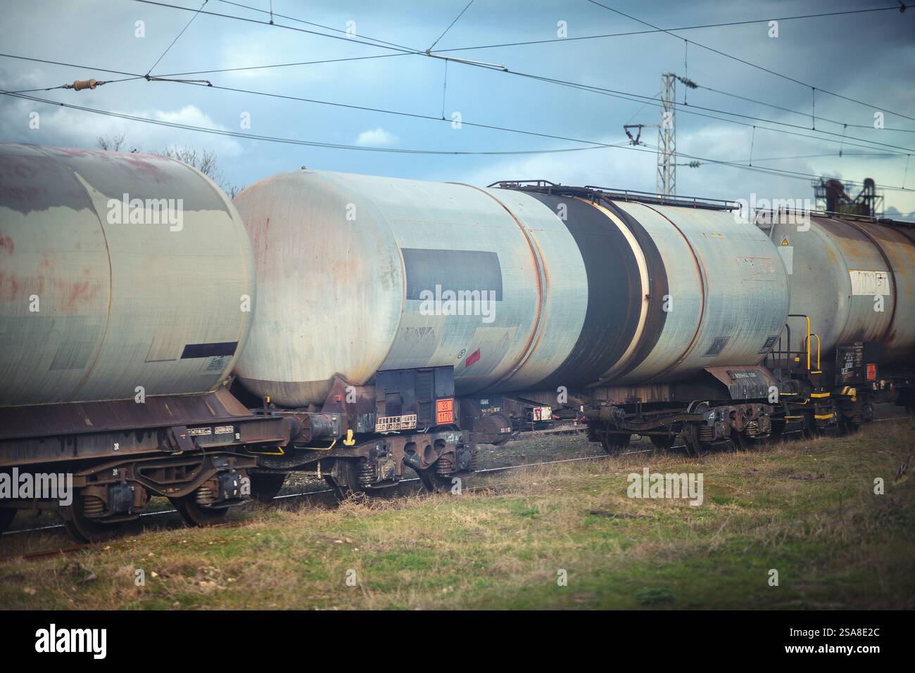 Weathered tanker cars hi-res stock photography and images - Alamy