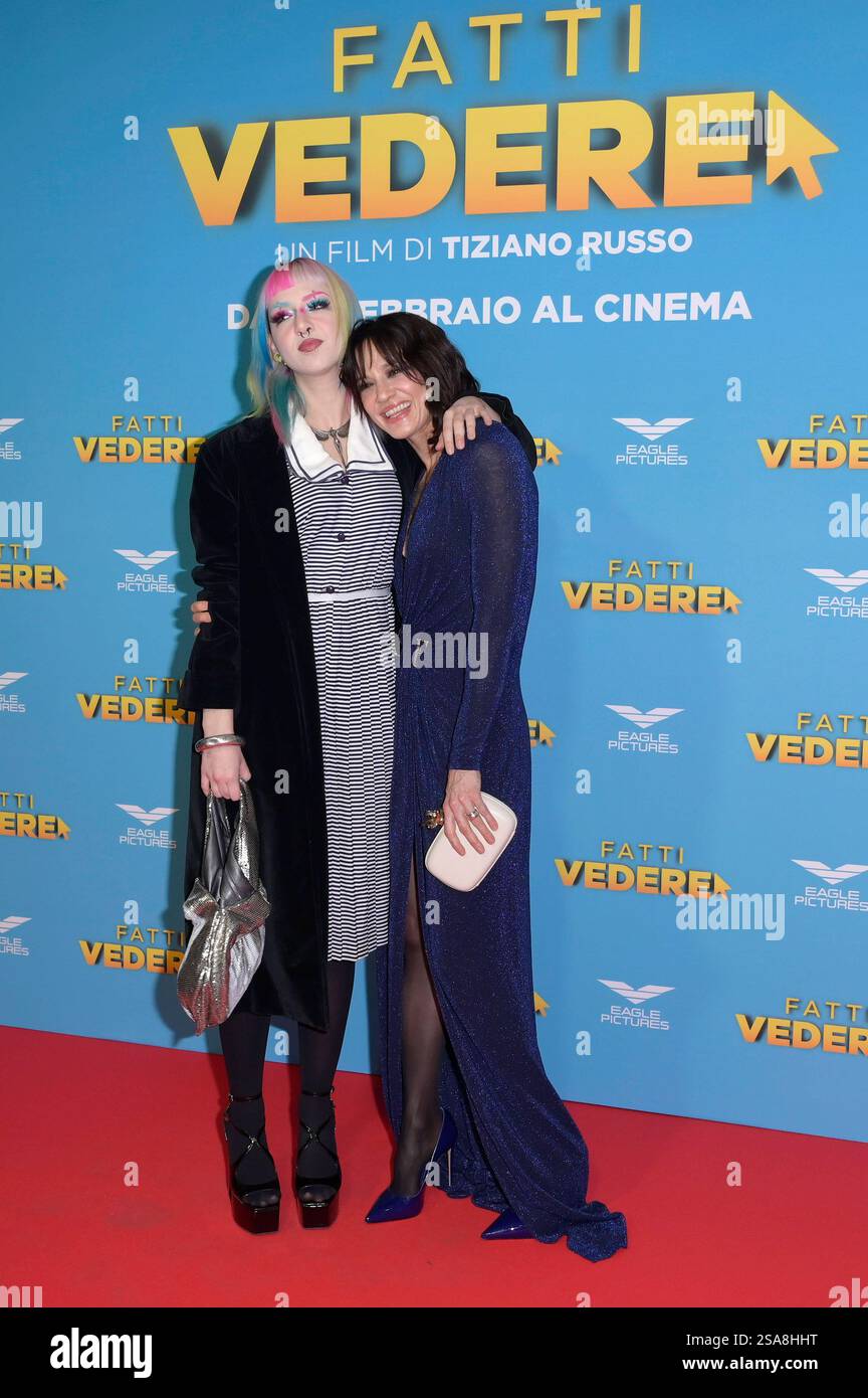 Anna Lou Castoldi mit Mutter Asia Argento bei der Premiere des ...