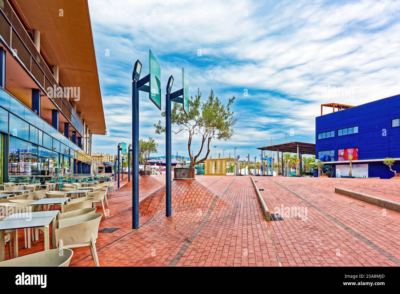 Seaport and Mall parking at the pier. Barcelona Stock Photo - Alamy