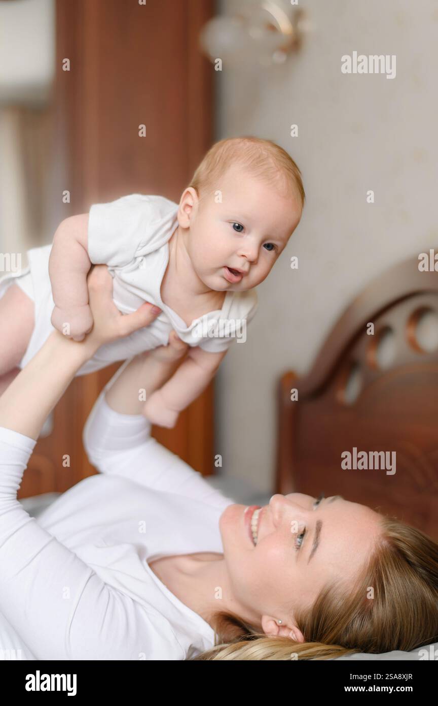 Cozy throws hi-res stock photography and images - Alamy