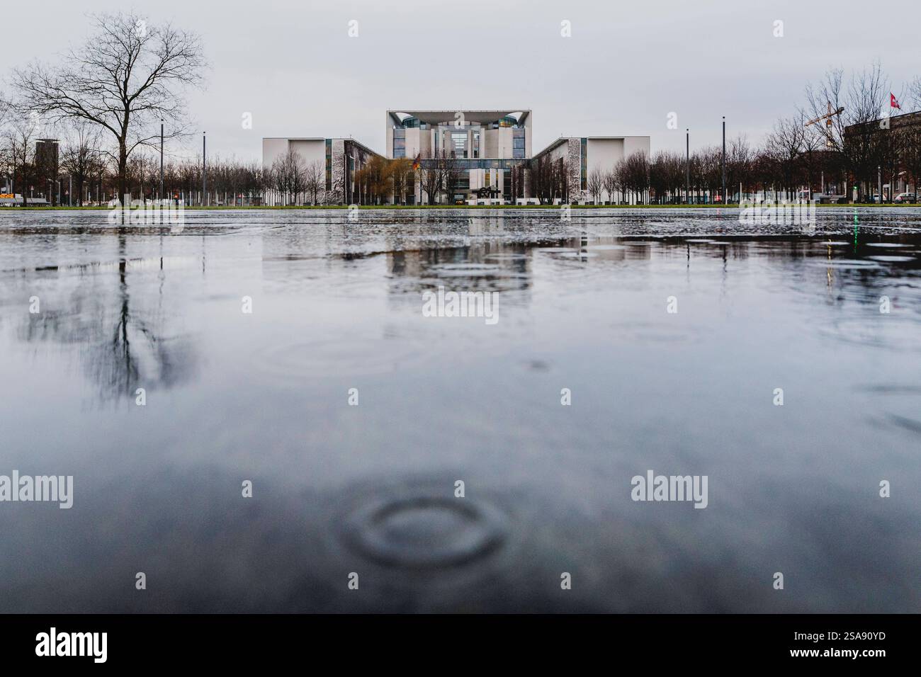 Regen vor dem Bundeskanzleramt in Berlin, 29.01.2025. Berlin ...