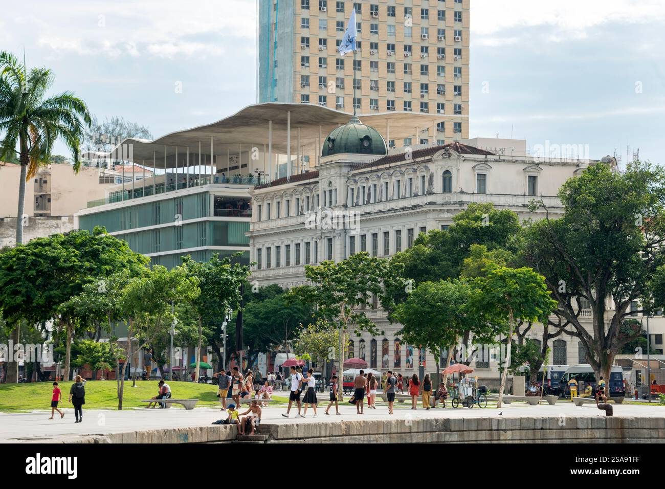 The Rio Museum of Art, Praça Mauá, Rio de Janeiro, Brazil Stock Photo ...