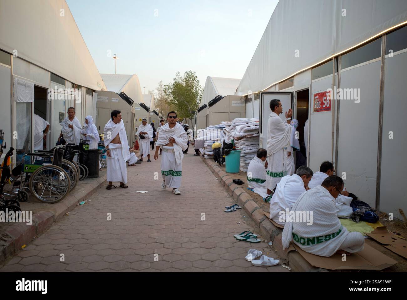 Mecca, Saudi Arabia - June 15, 2024: Hajj pilgrims from Indonesia near ...