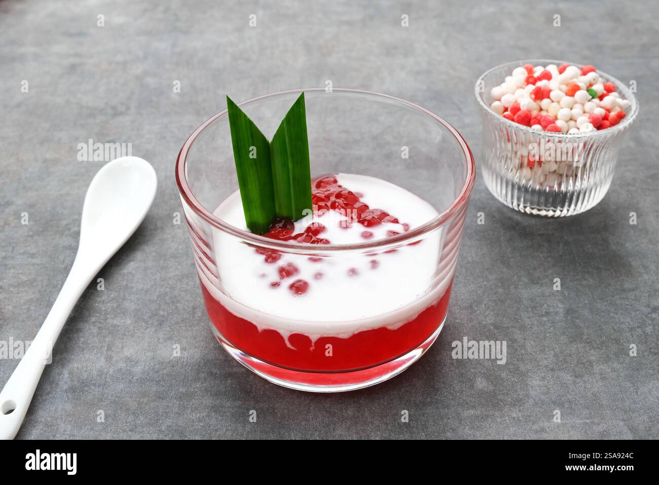 Bubur delima hi-res stock photography and images - Alamy