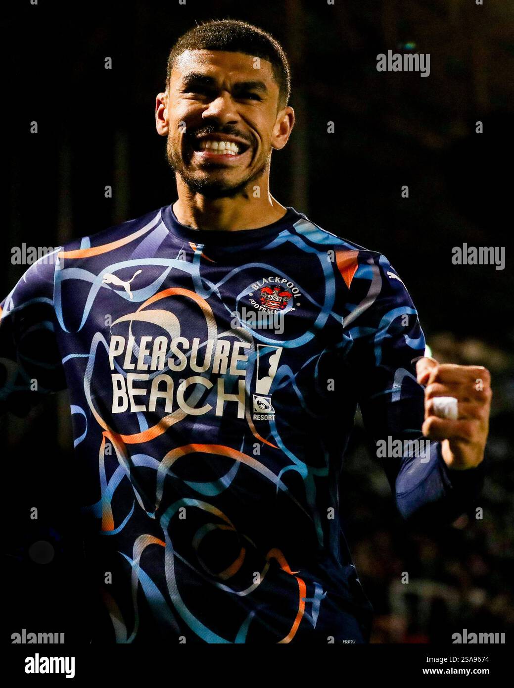 Ashley Fletcher of Blackpool celebrates his goal to make it 0-1 during ...