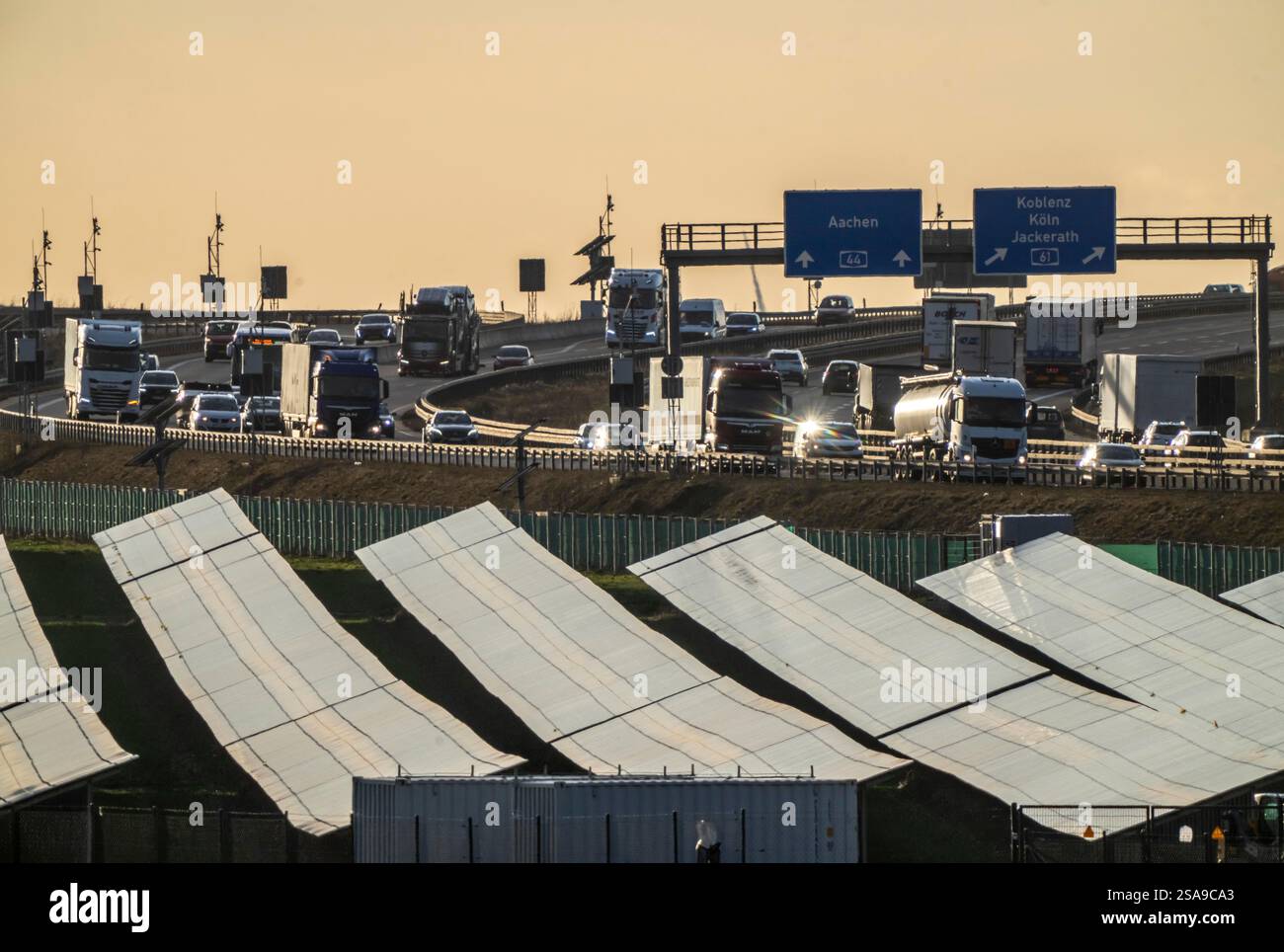 Freiflachen photovoltaikanlage hi-res stock photography and images - Alamy