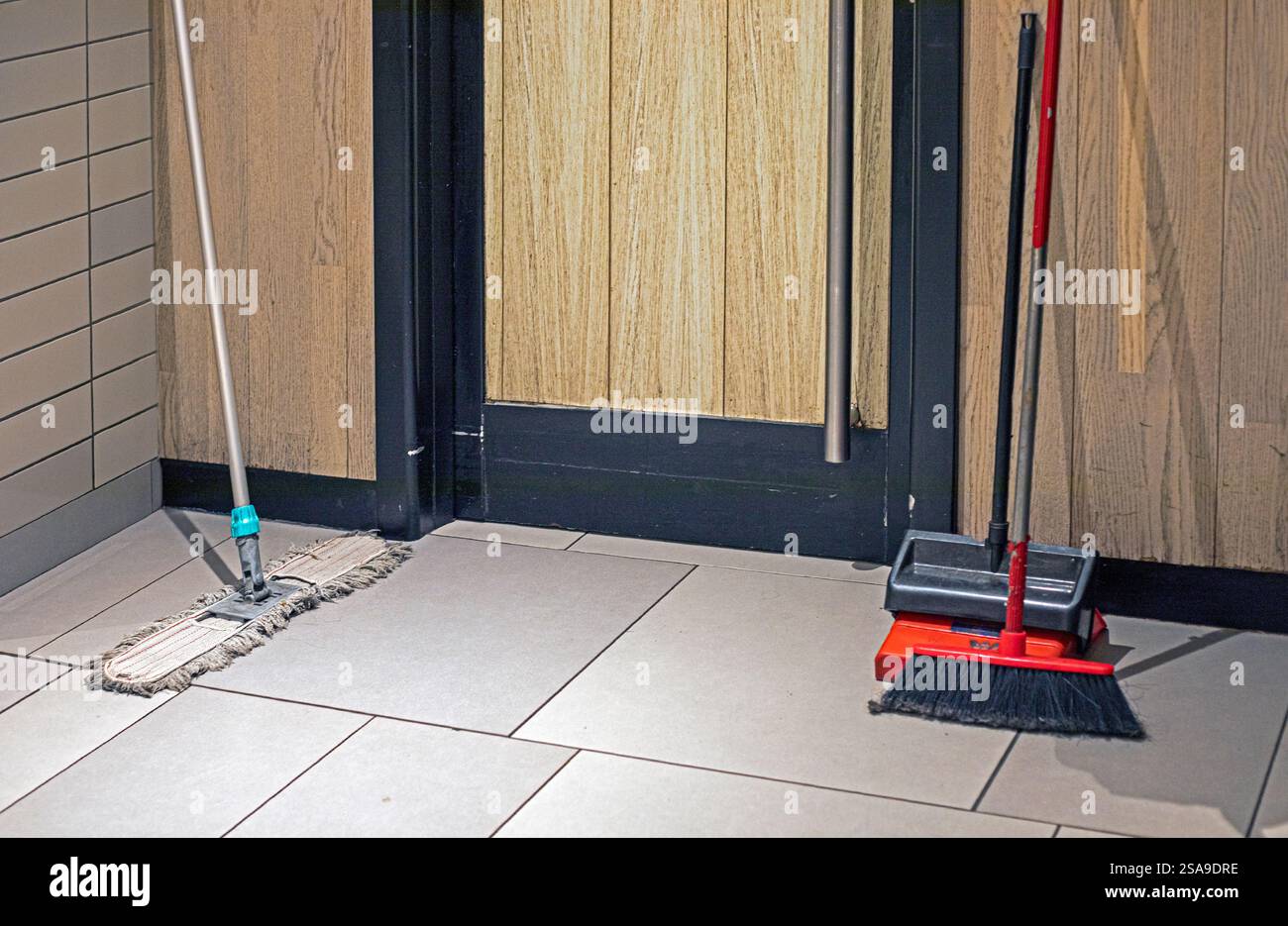 Fast food janitor hi-res stock photography and images - Alamy