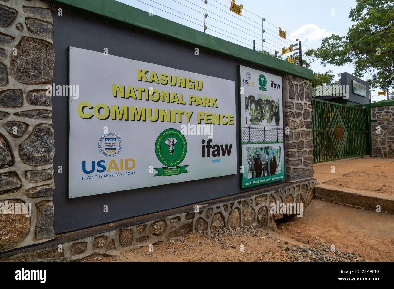 Entrance to Kasungu National Park in western Malawi Stock Photo - Alamy