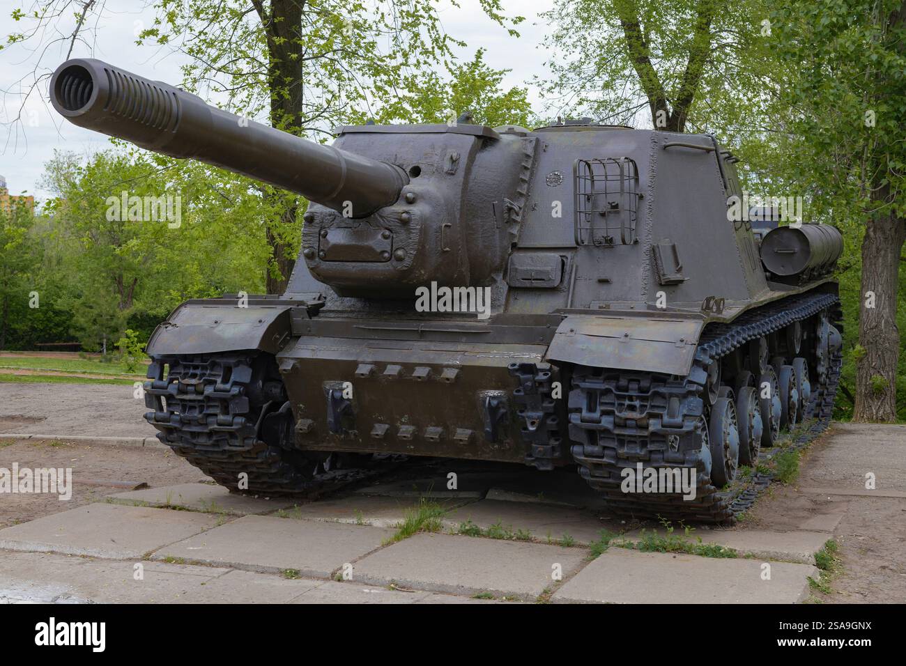SARATOV, RUSSIA - MAY 03, 2024: Soviet heavy self-propelled artillery ...