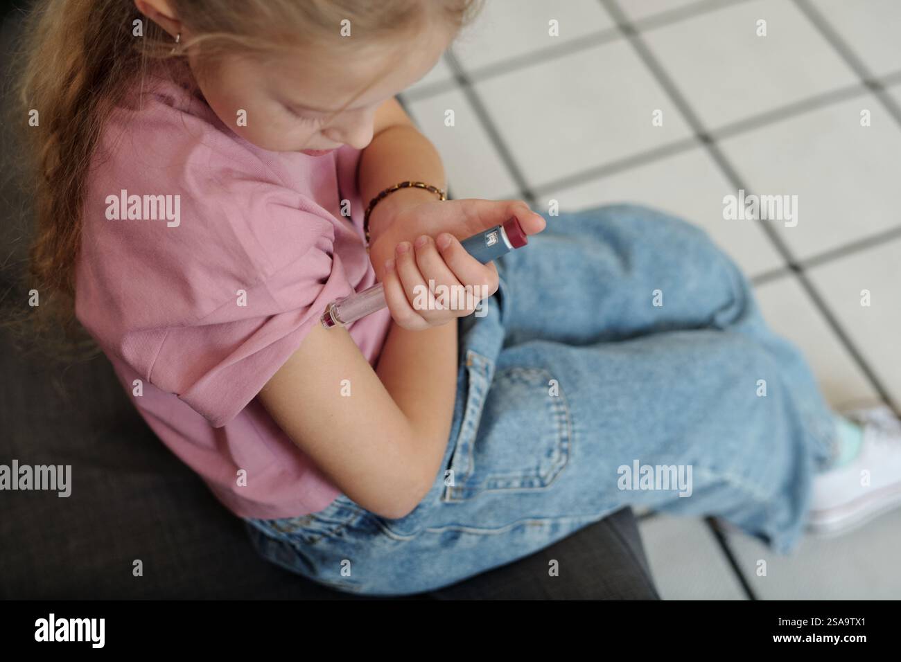 Child doing Insulin Injection Stock Photo - Alamy