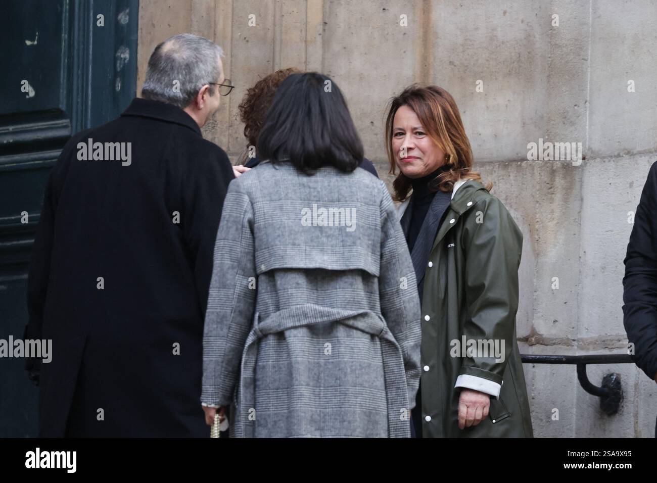 Paris, France. 29th Jan, 2025. Delphine Burkli arriving at the funeral ...