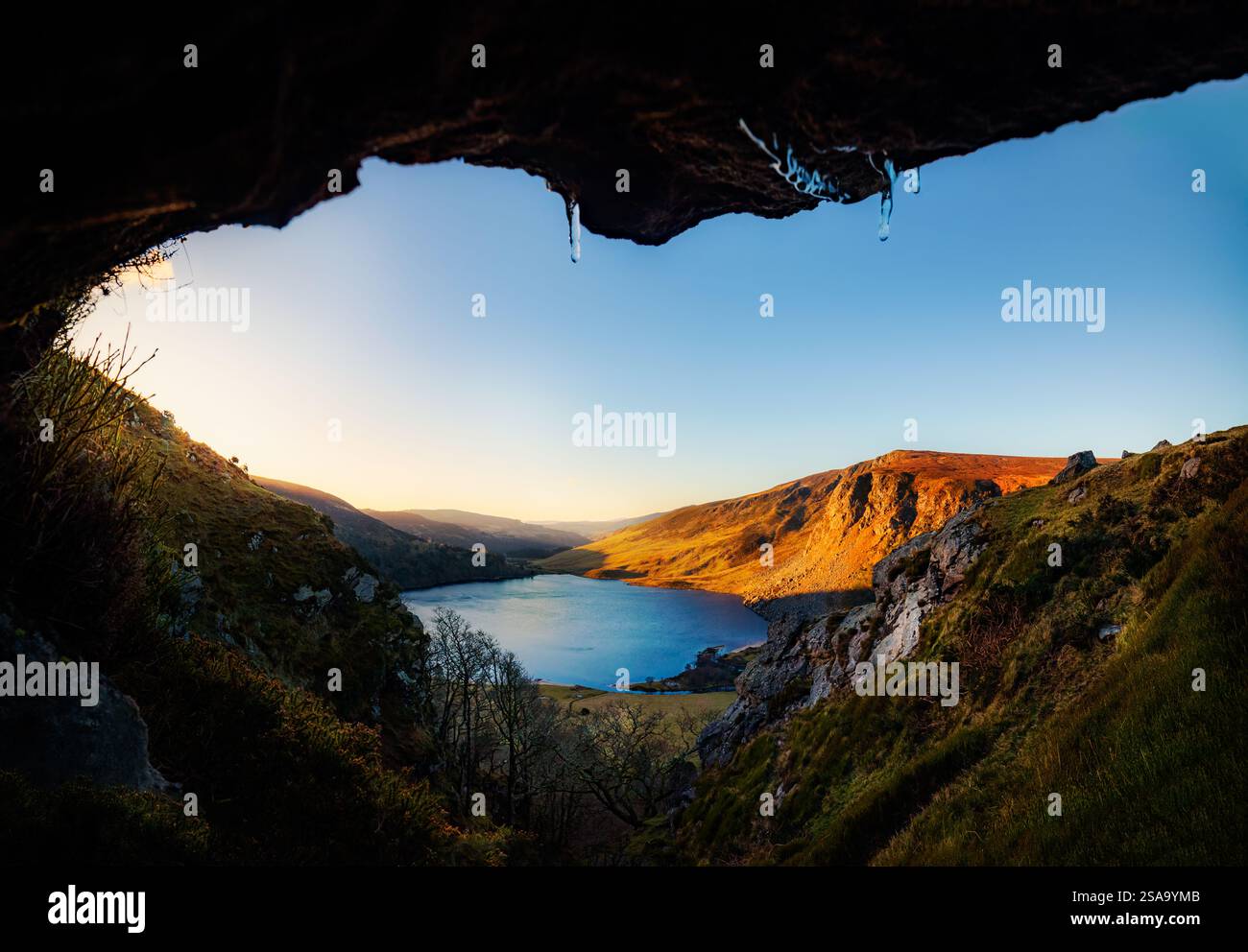 Loug Tay lake in Wicklow Mountains with amazing Ireland's landscapes ...