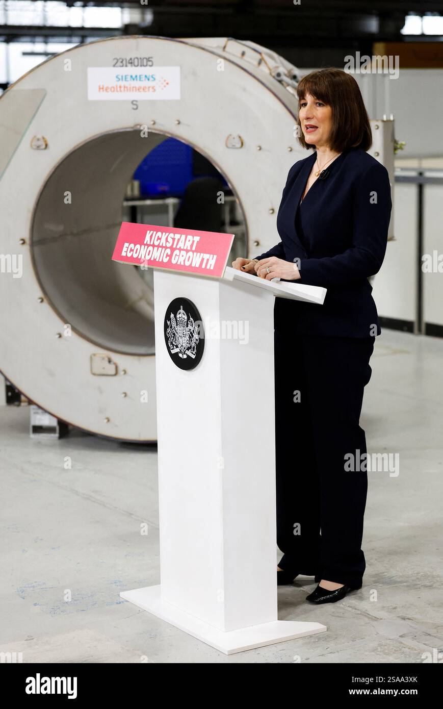 Chancellor Rachel Reeves gives a speech on economic growth at Siemens ...