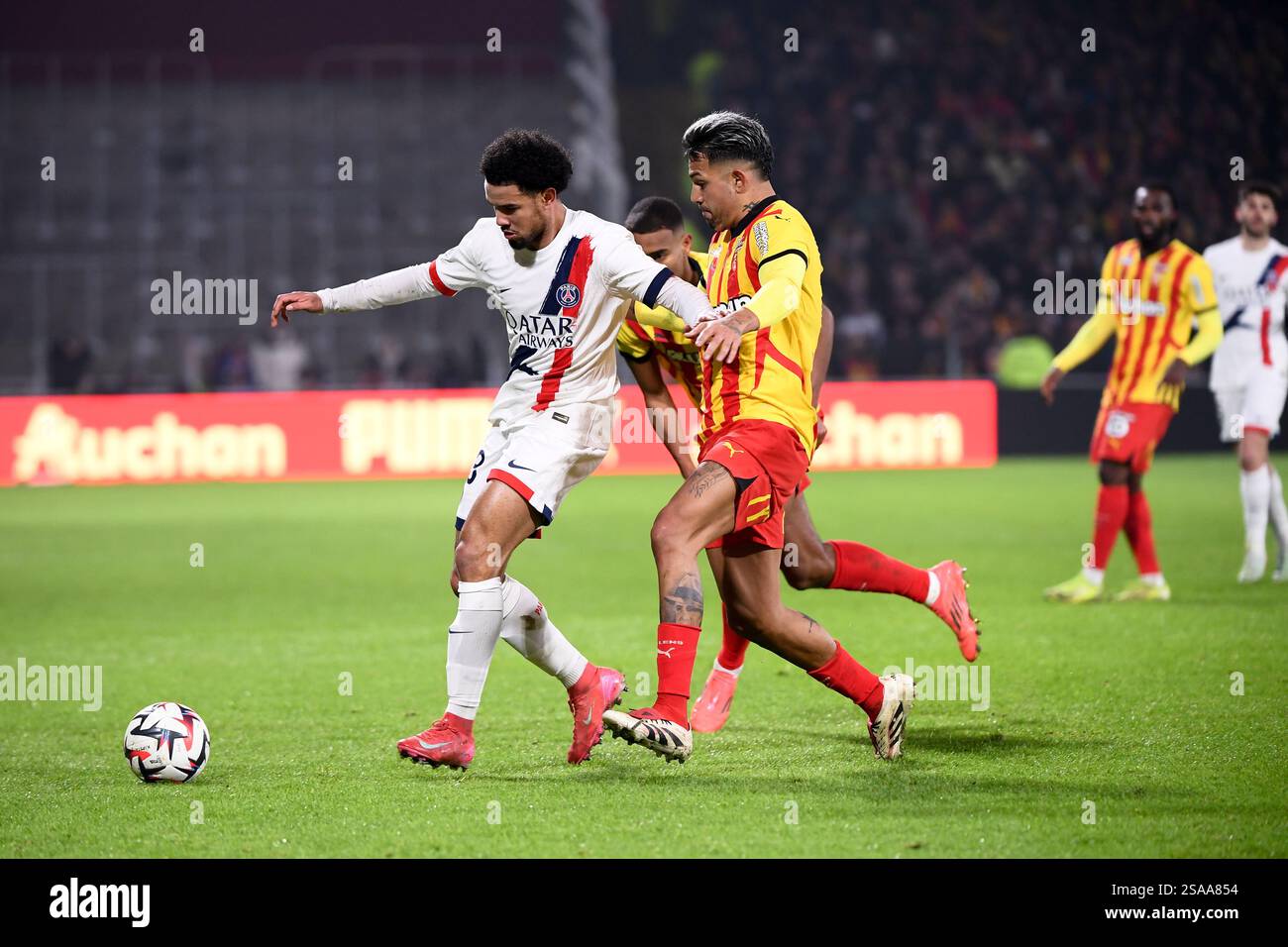 33 Warren ZAIRE EMERY (psg) - 14 Facundo Axel MEDINA (rcl) during the ...