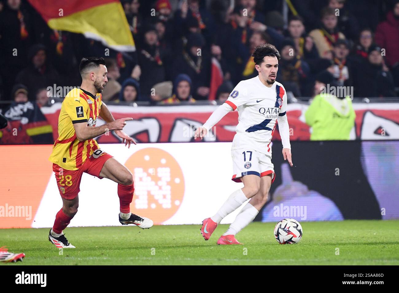 28 Adrien THOMASSON (rcl) - 17 VITINHA (psg) during the Ligue 1 ...