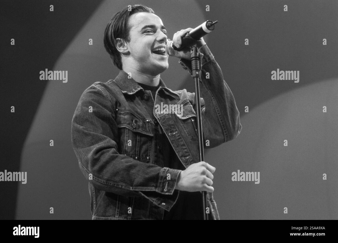 A1, BOYBAND, YOUNG, CONCERT 1998: Singer Ben Adams from boyband A1 on ...