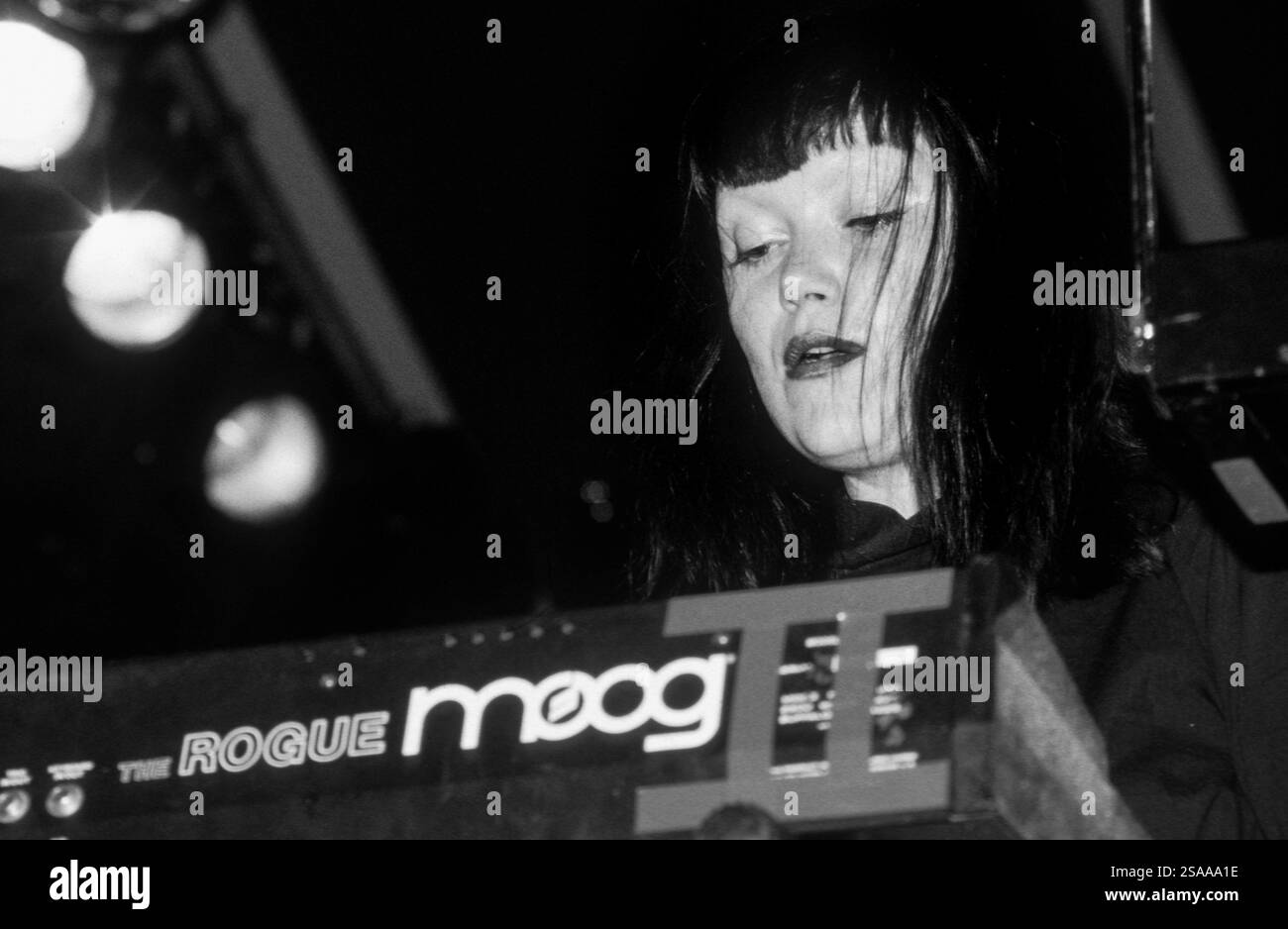 ADD NO TO X, READINg FESTIVAL, 1999. Ann Shenton from the electonica ...