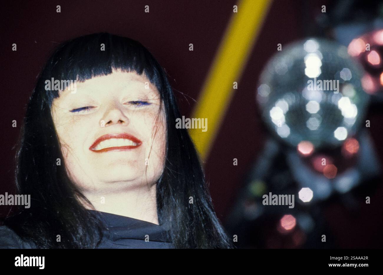 ADD NO TO X, READINg FESTIVAL, 1999. Ann Shenton from the electonica ...