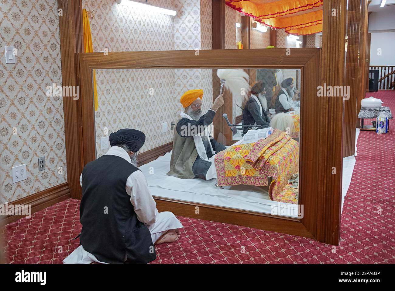 Sikh prayer book hi-res stock photography and images - Alamy