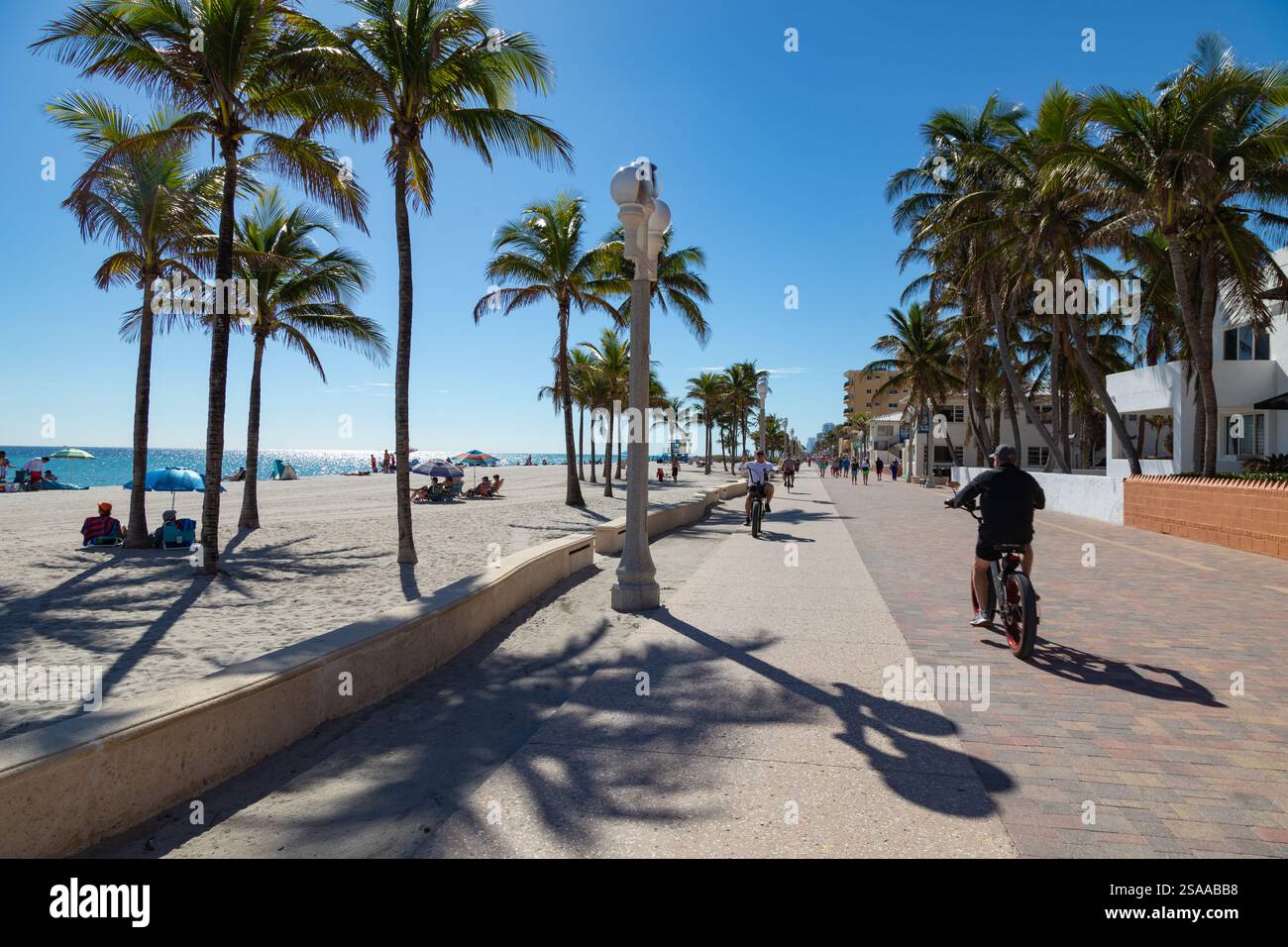 Scenic view of Hollywood Beach, Florida, featuring a colorful lifeguard ...