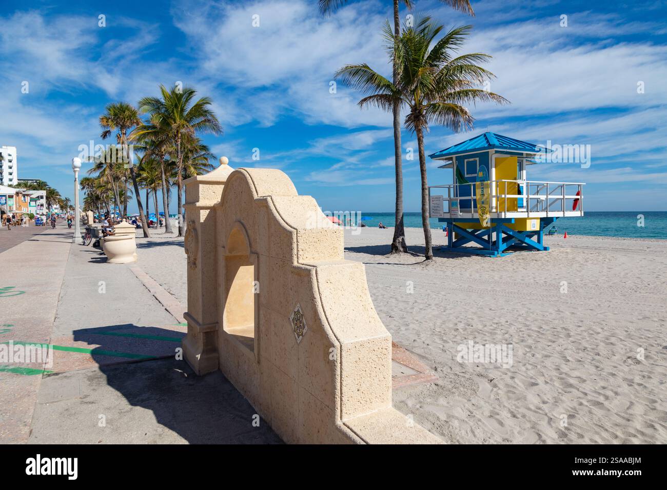 Scenic view of Hollywood Beach, Florida, featuring a colorful lifeguard ...