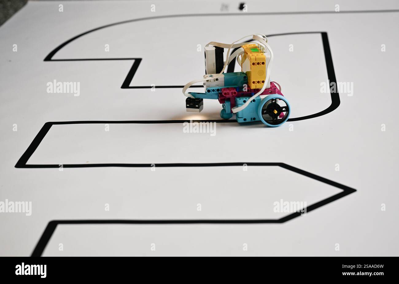 Robogames robot competition at the Faculty of Applied Informatics ...