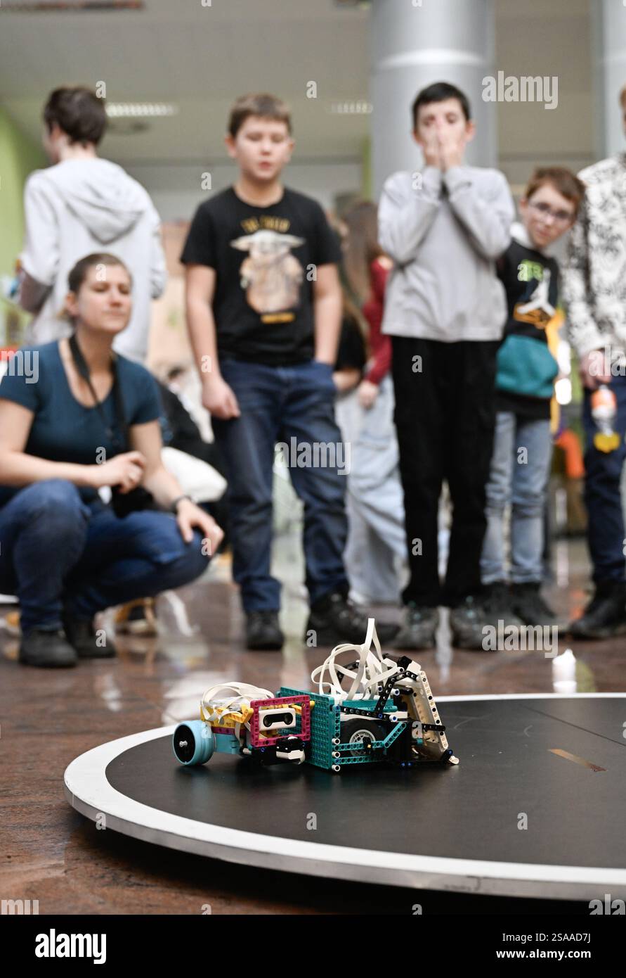 Robogames robot competition at the Faculty of Applied Informatics ...