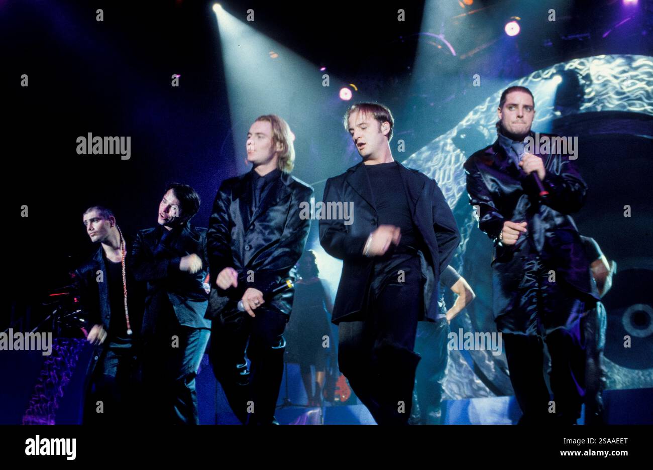 WHOLE BAND, BOYZONE 1998 TOUR: The Irish Boy Band BOYZONE playing live ...
