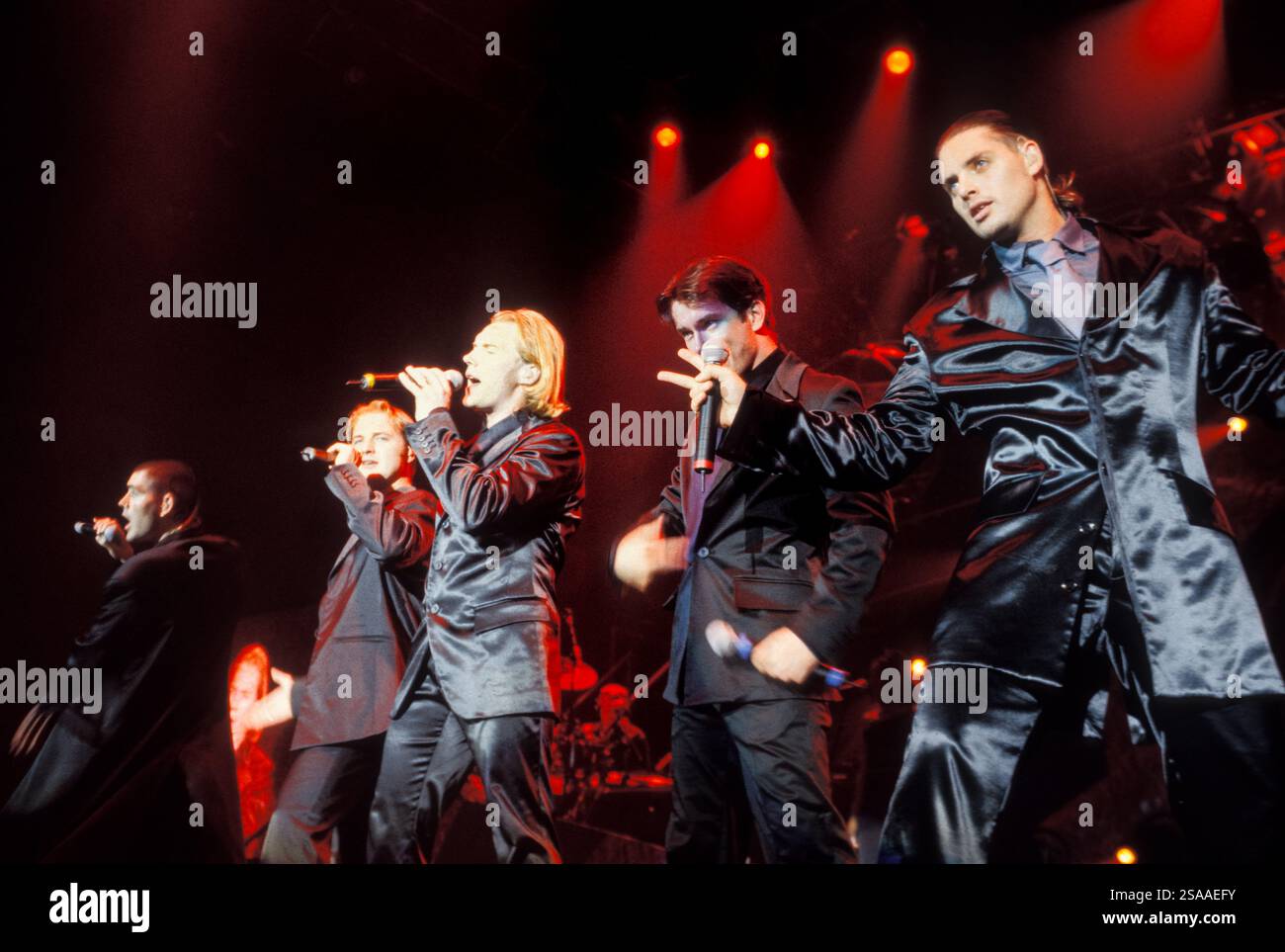 WHOLE BAND, BOYZONE 1998 TOUR: The Irish Boy Band BOYZONE playing live ...