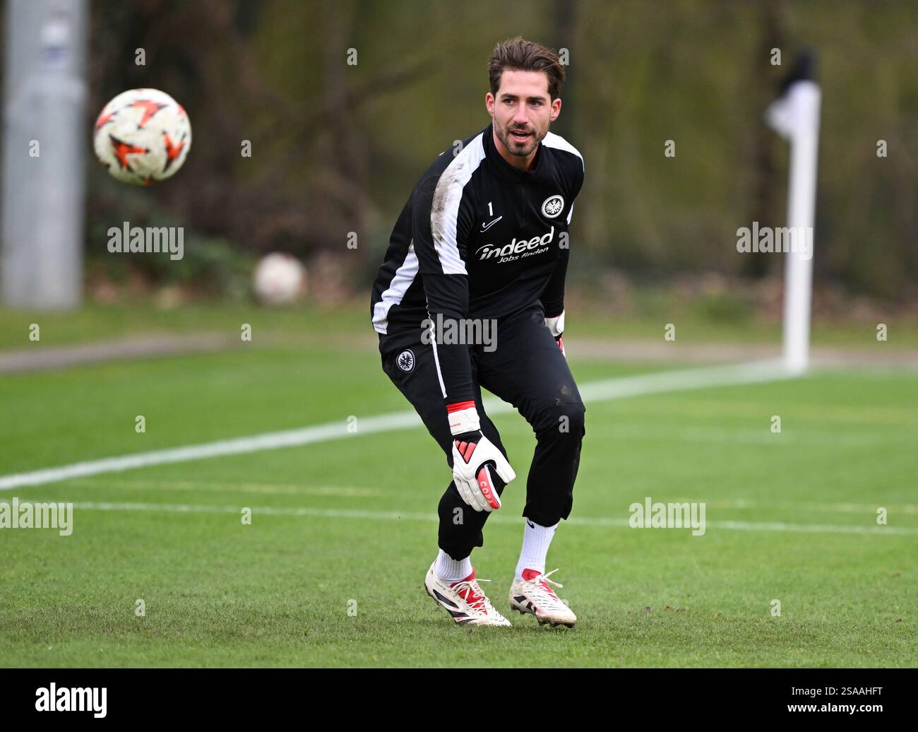Frankfurt goalkeeper Kevin Trapp during their final training session ...