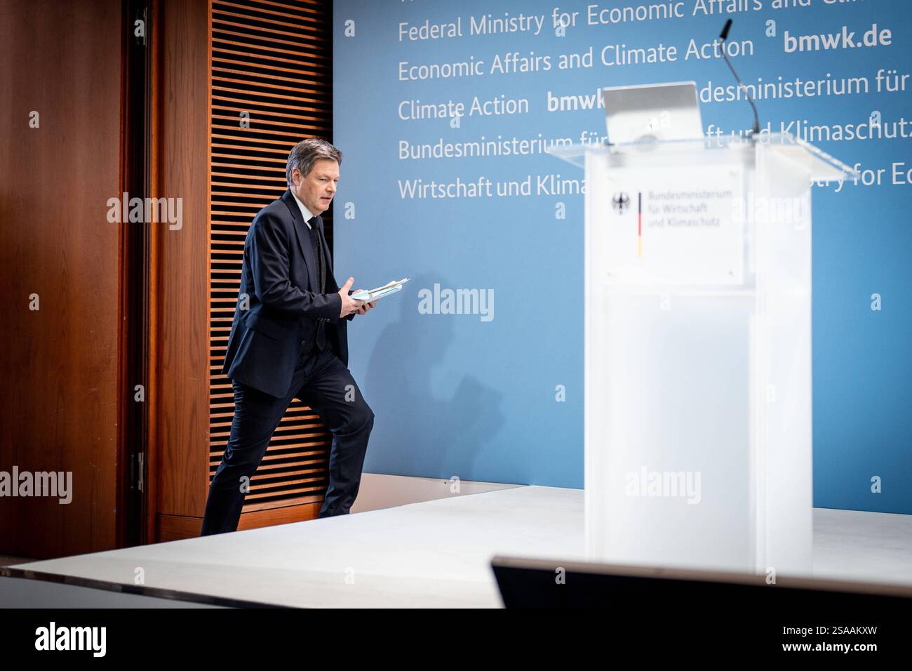 Vorstellung Jahreswirtschaftsbericht 2025 durch Robert Habeck ...