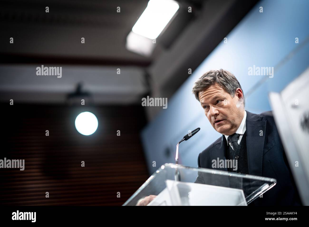 Vorstellung Jahreswirtschaftsbericht 2025 durch Robert Habeck ...