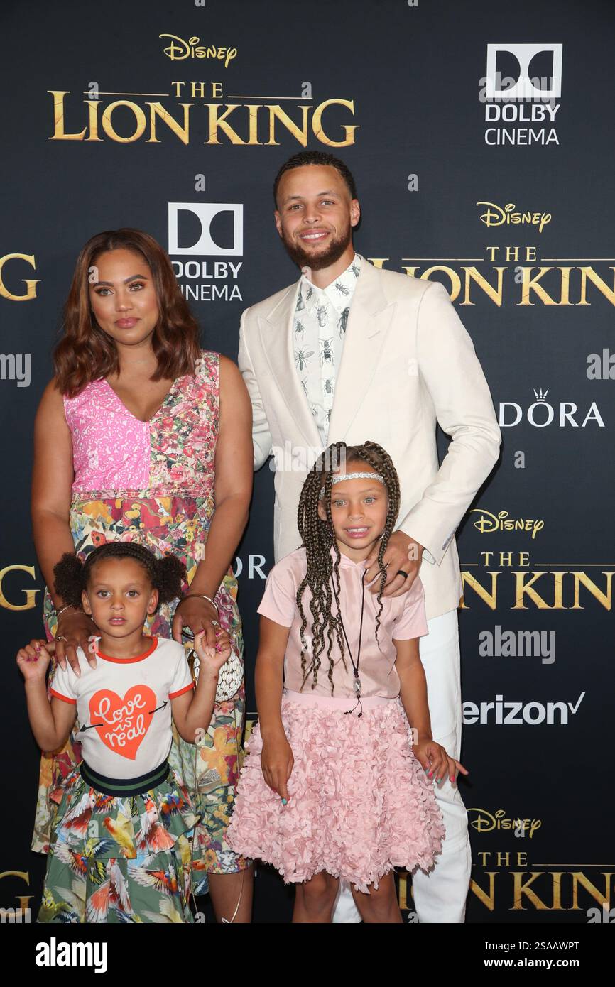 Steph Curry, Ayesha Curry and dughters Ryan and Riley arrives at The ...