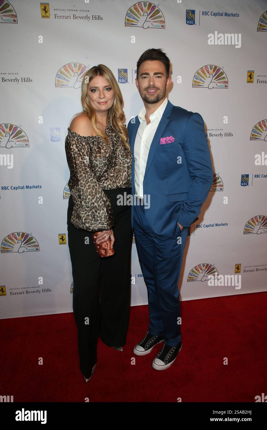 Mischa Barton, Jonathan Bennett at the Flaunt It Awards, Los Angeles ...