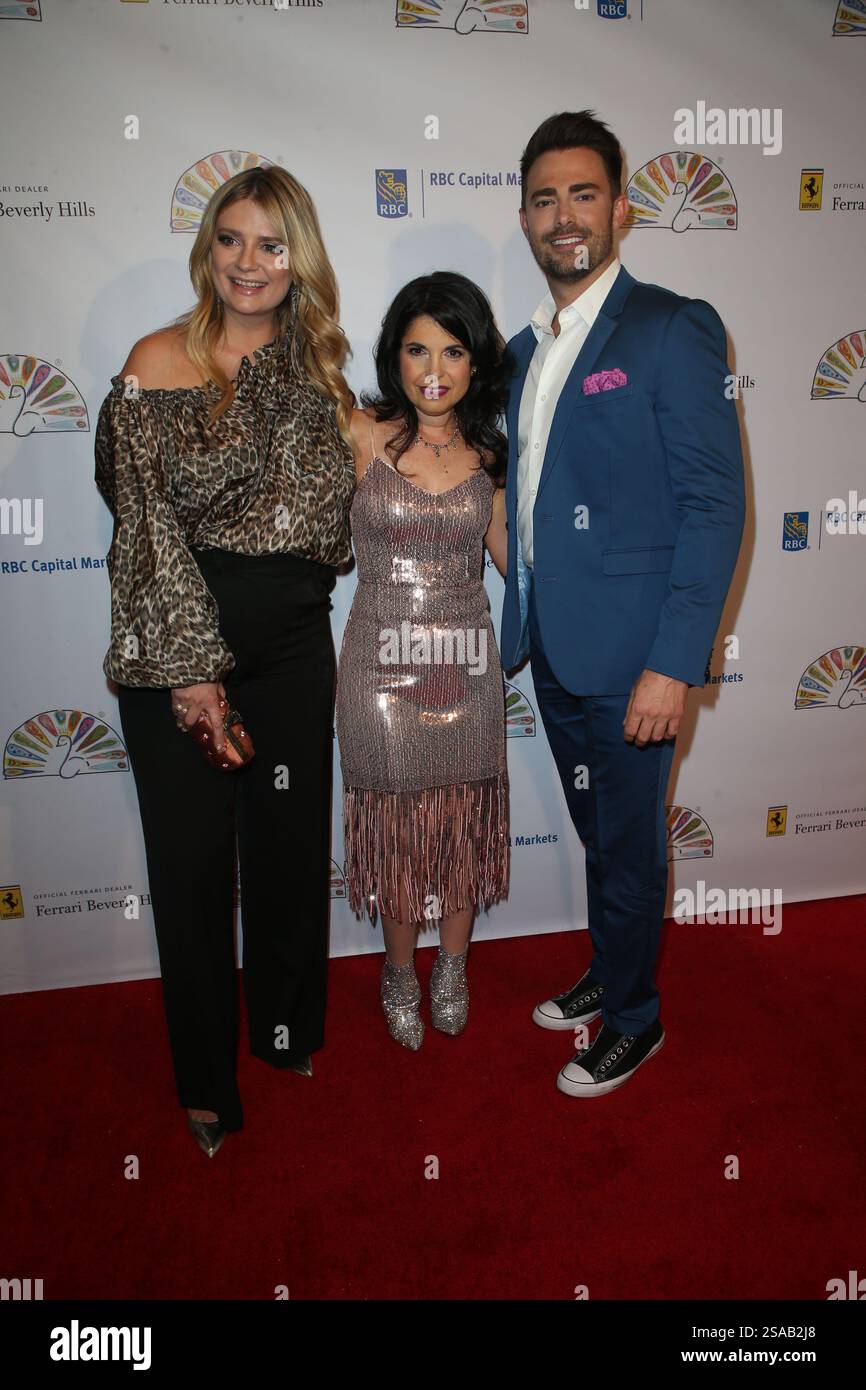 Mischa Barton, Meg Zucker, Jonathan Bennett at the Flaunt It Awards ...