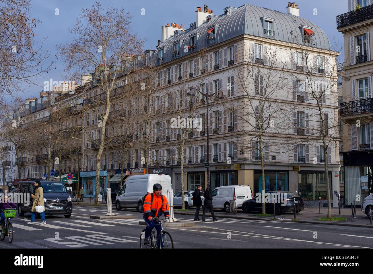 Haussmannian hi-res stock photography and images - Alamy