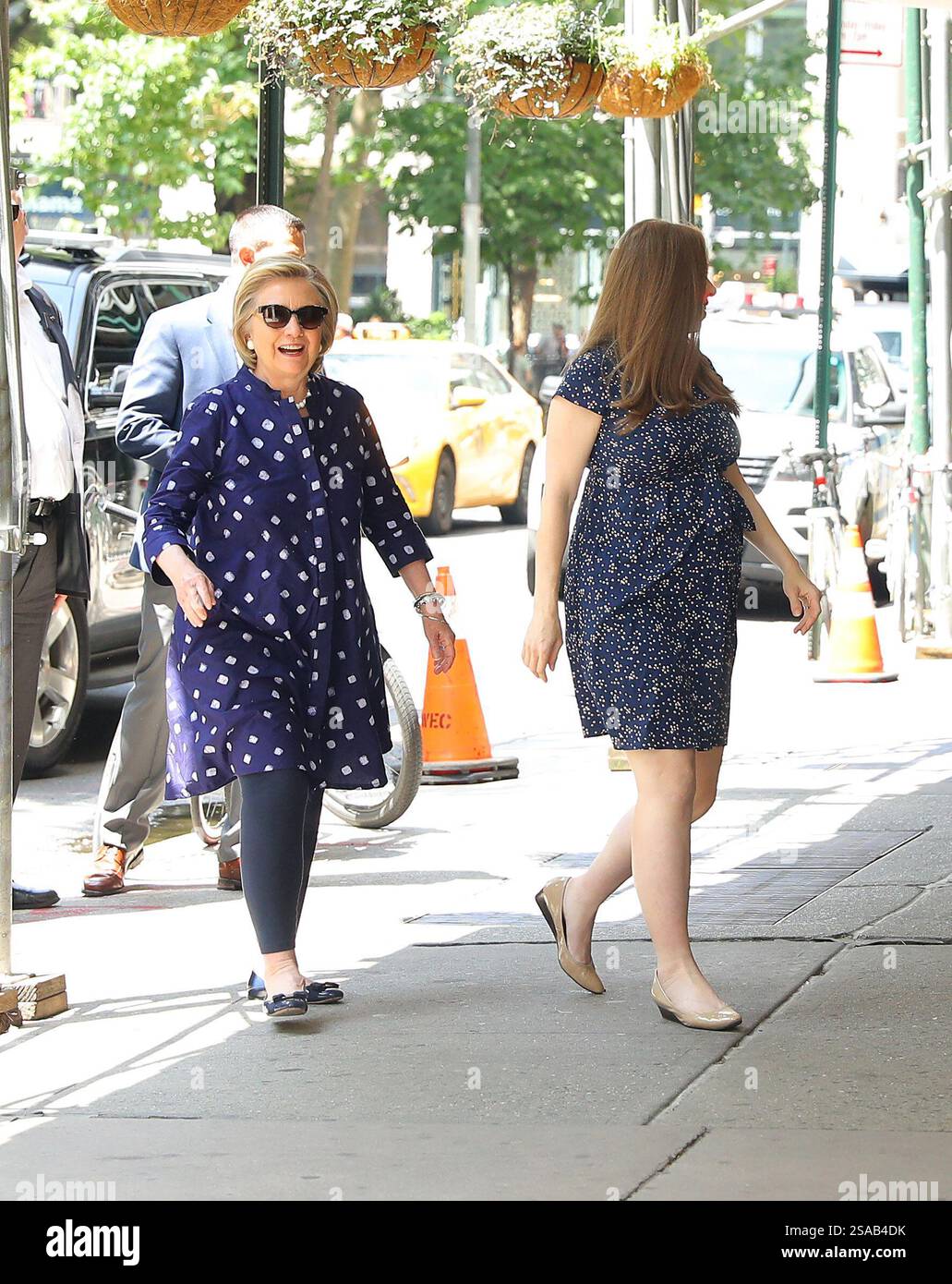 Hillary Clinton, Chelsea Clinton, with new born baby, Jasper Mezvinsky ...