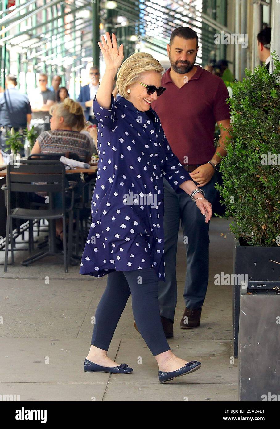 Hillary Clinton, Chelsea Clinton, with new born baby, Jasper Mezvinsky ...