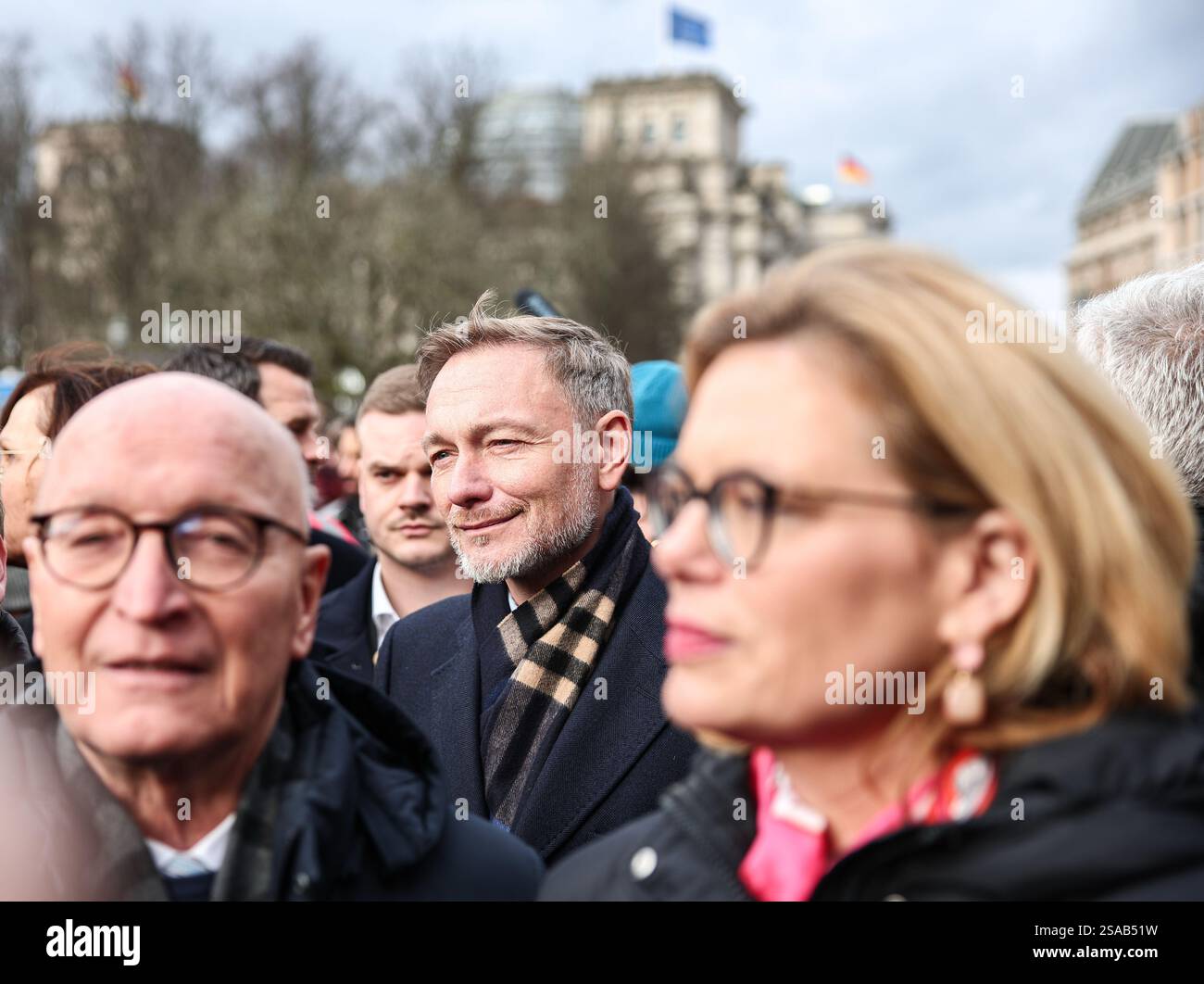 Berlin, Germany. 29th Jan, 2025. Christian Lindner (FDP, center), party ...