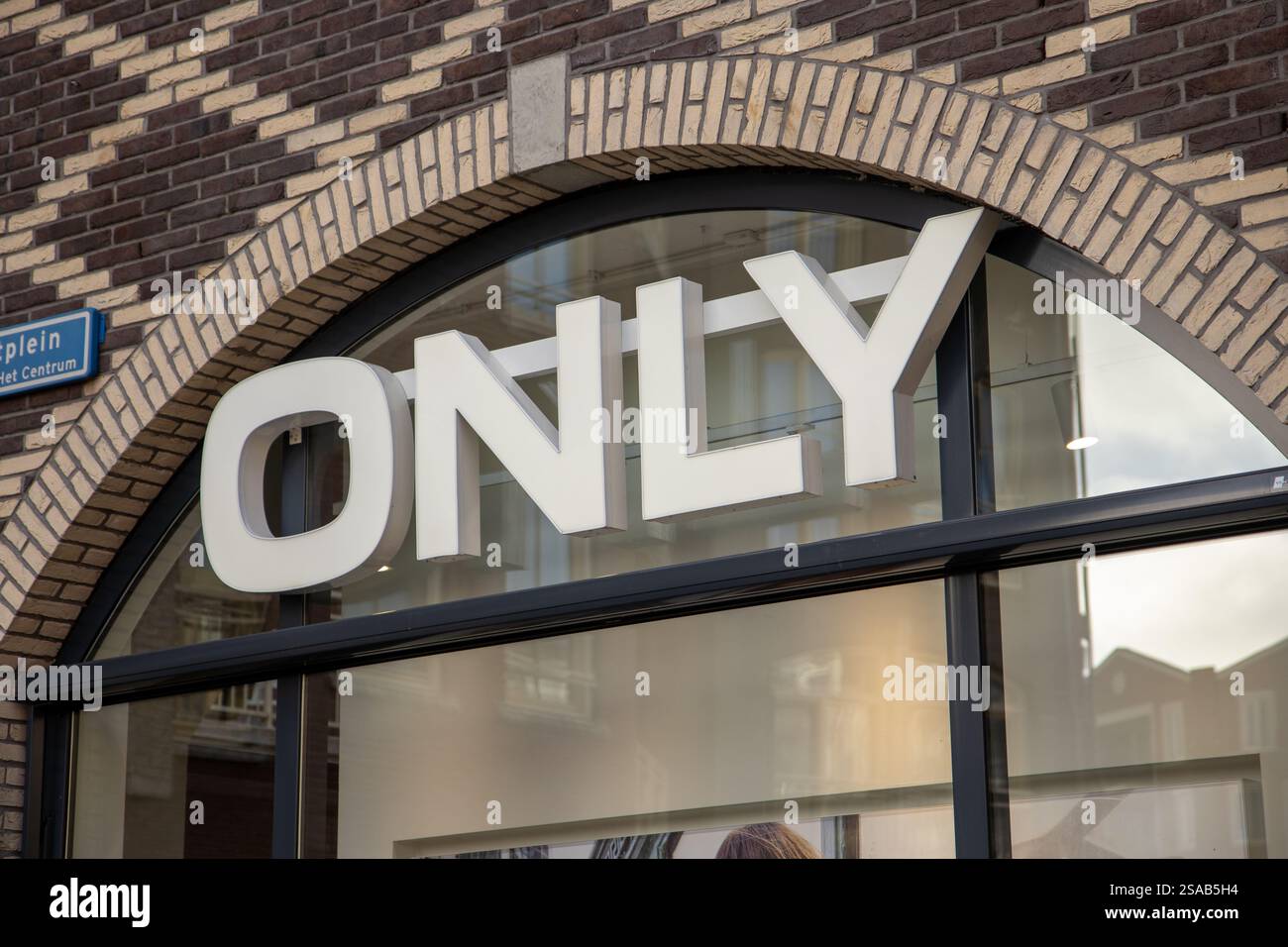 ONLY store front entrance logo, Only is Women's clothing shop in ...